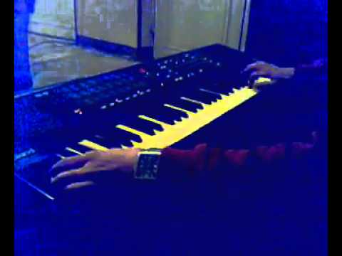 Roland e 40-- - YouTube - YouTube