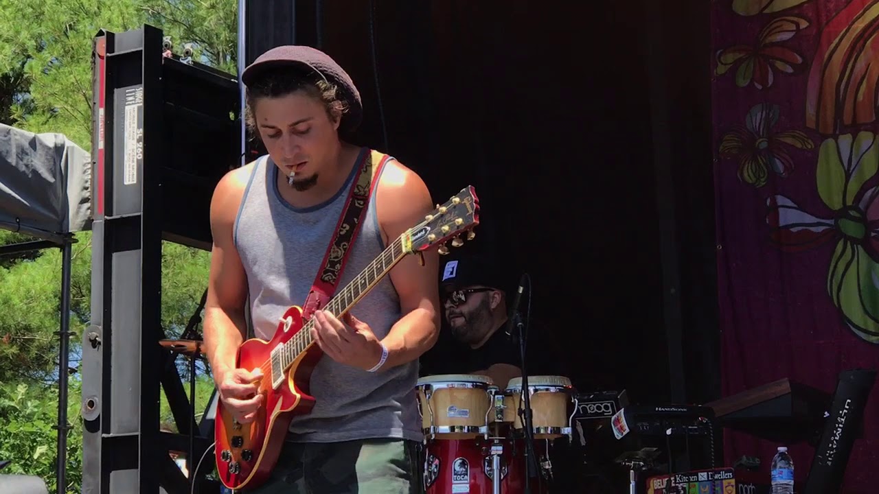 Elovaters - Live - YouTube