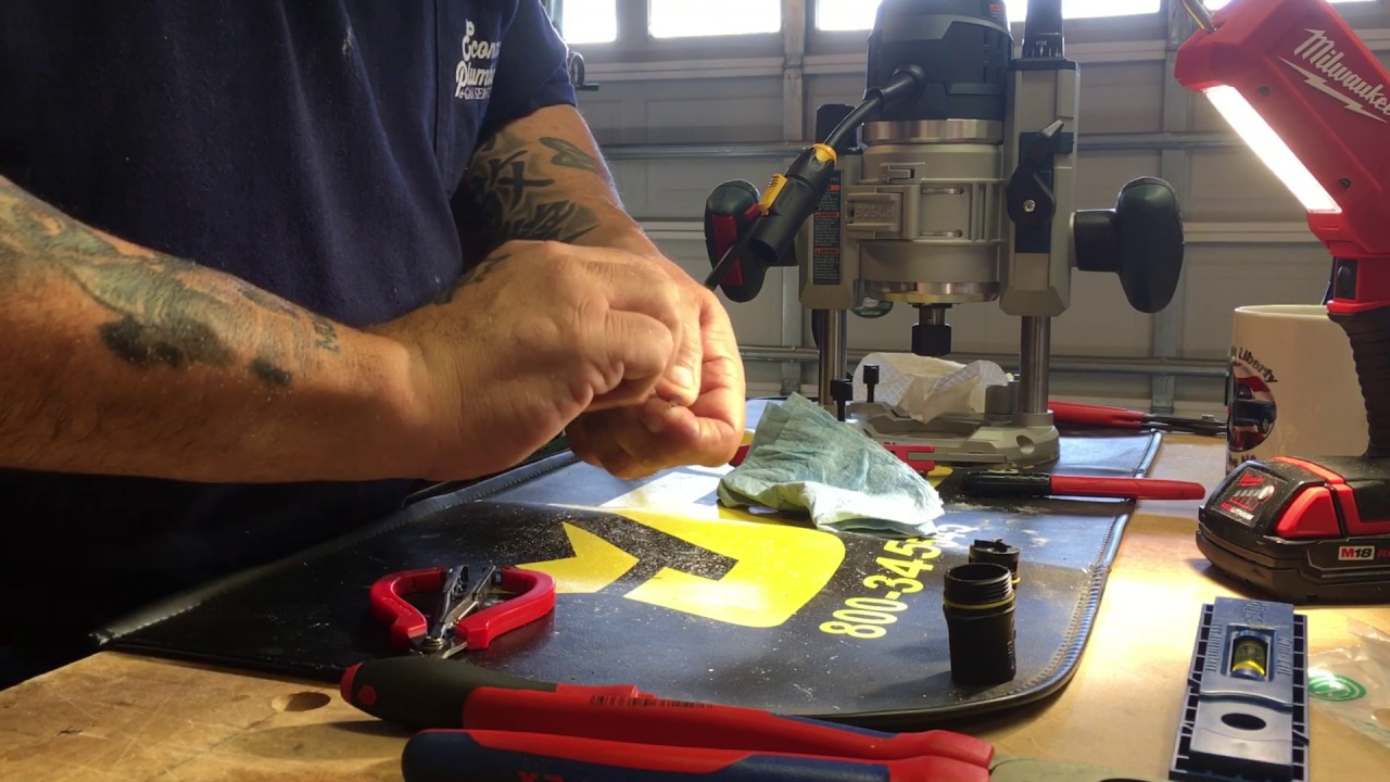 Assembly of a Neutrik powerCON TRUE1 - YouTube