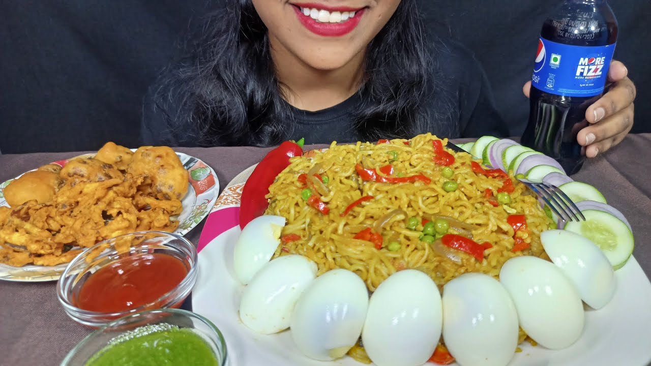 ASMR; EATING SPICY MAGGI🔥 WITH PAKORA || MAGGI EATING VIDEO || SPECIAL ...