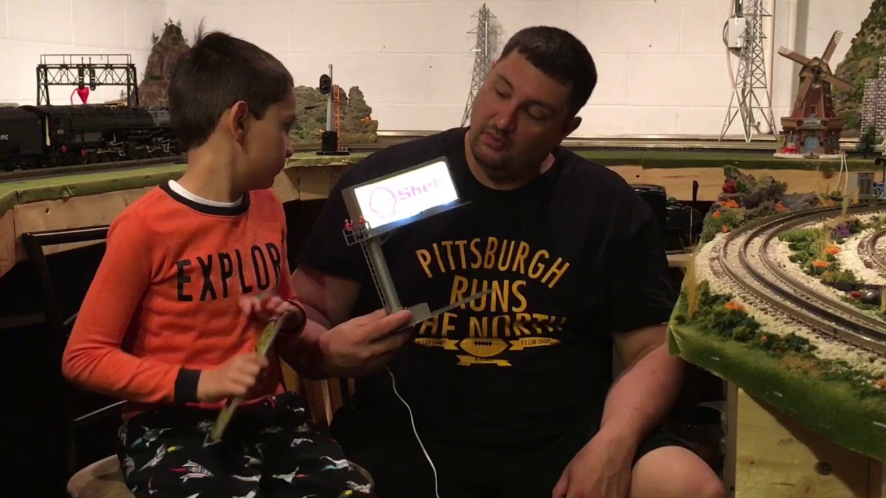 Menard’s O gauge roadside Billboard review - YouTube