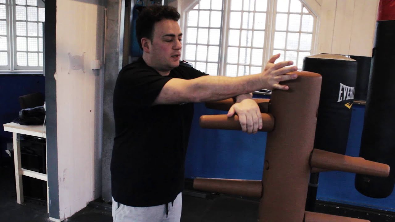 Urban Combat JKD - Wooden Dummy training week 1 - YouTube