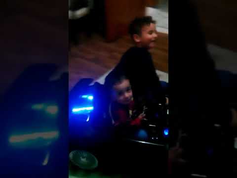 Abi kardeş araba keyfi