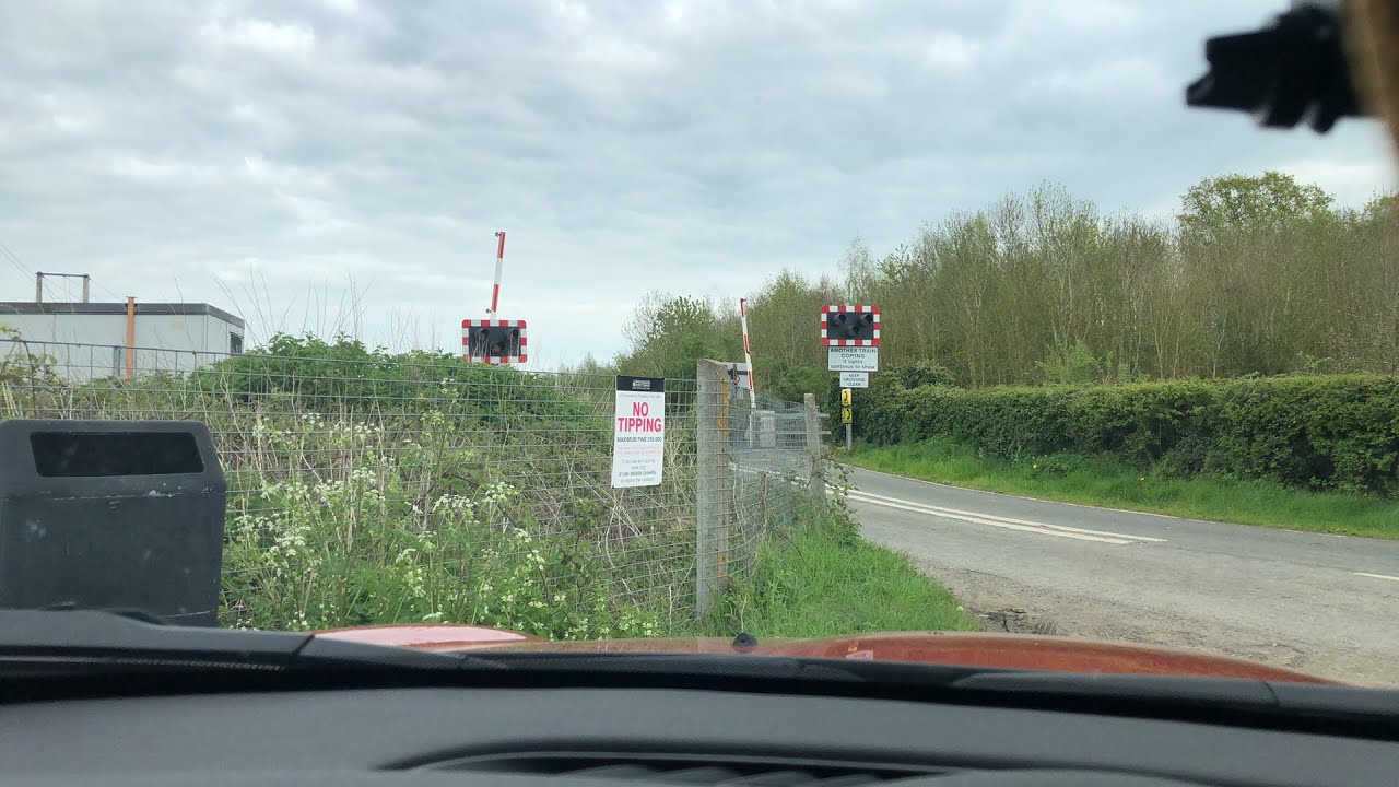 Live at Pirton Level Crossing (Worcestershire) 02/05/2023 - YouTube
