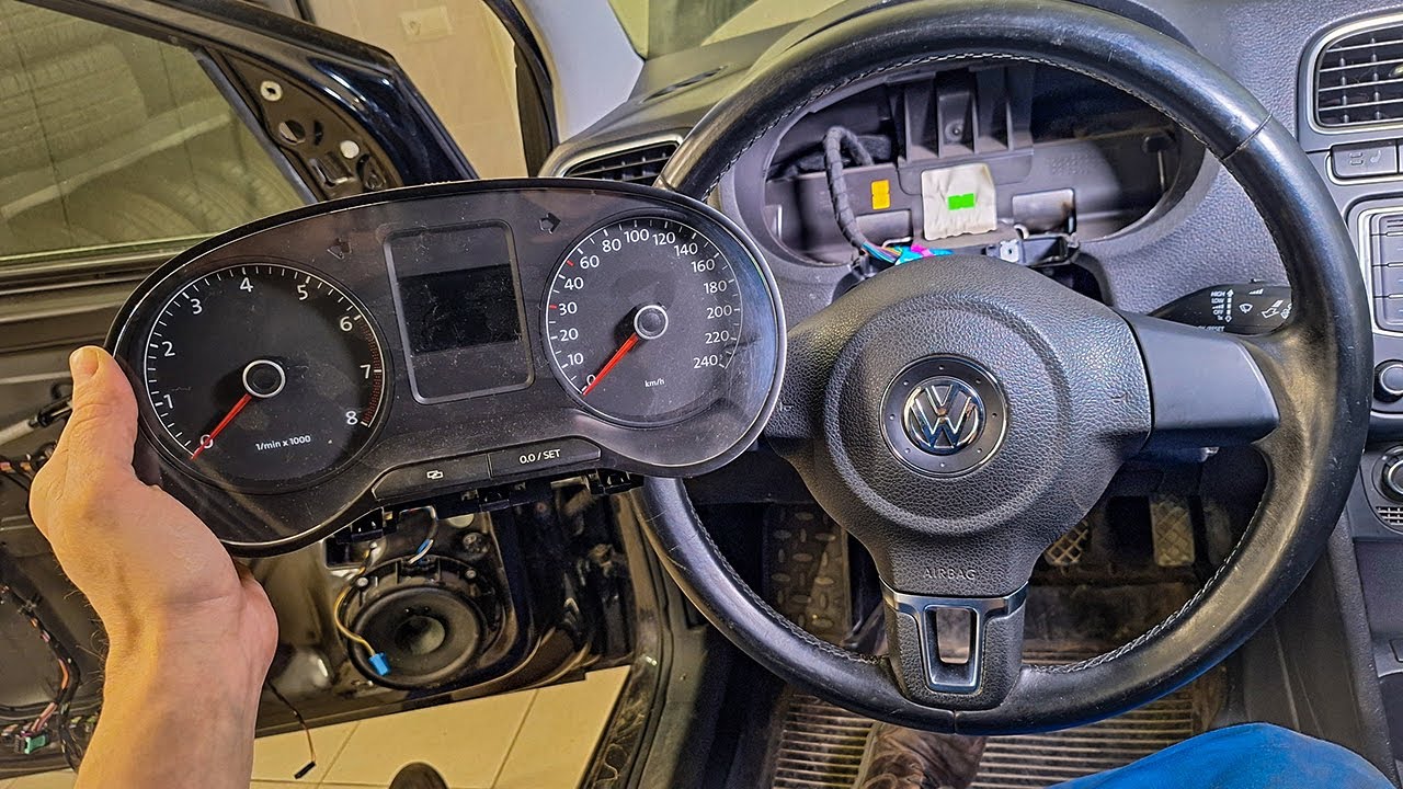 VW Polo 5 - Instrument Cluster Removal - YouTube
