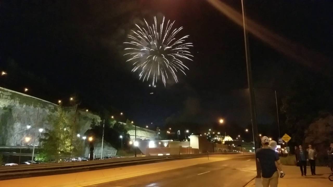 30 minutes Blackhawk fireworks show minus the finale! - YouTube