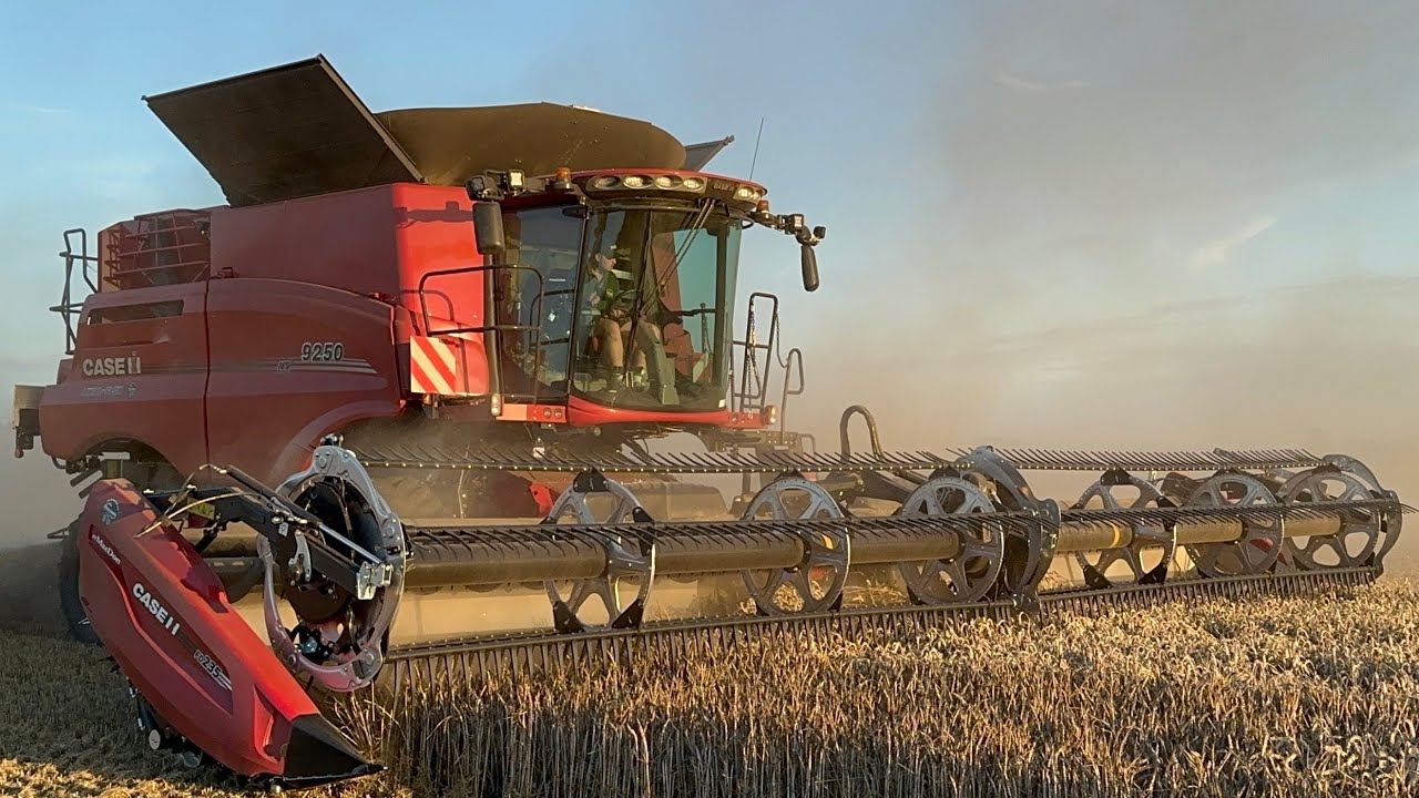 FARM UPDATE 174 CASE 9250 COMBINE & MACDON HEADER ON DEMO - YouTube