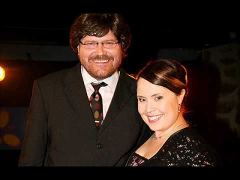 Martti Servo - On kivaa olla tyttö - YouTube