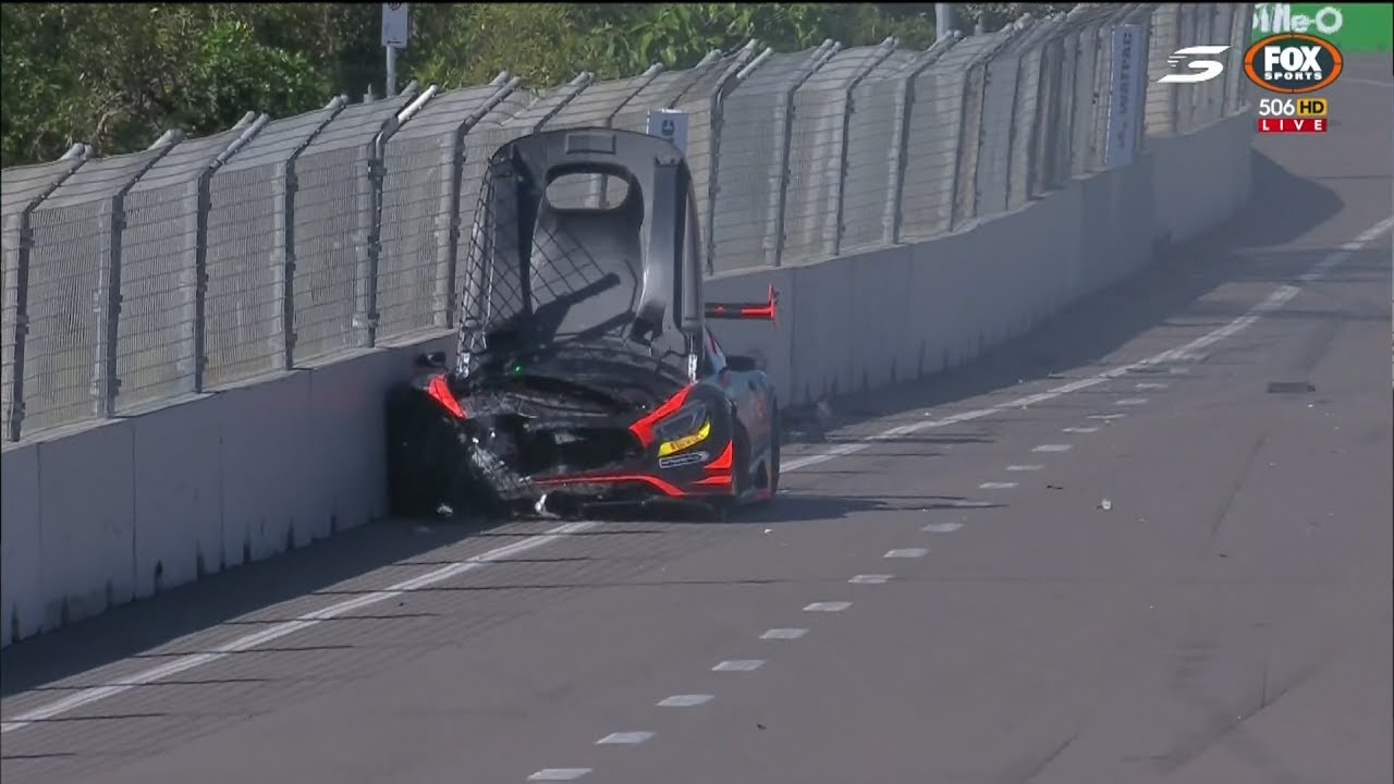 AUSTRALIAN GT RACE 1 START & TONY BATES CRASH TOWNSVILLE 2017 - YouTube