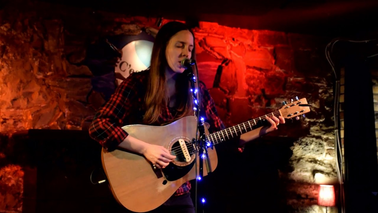 Lisa Marie Kruchak - live at C'est What? in Toronto - YouTube