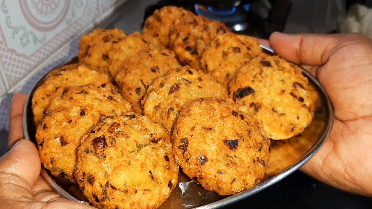 ಸೊಗಸಾದ ಸಬ್ಬಕ್ಕಿ ವಡೆ ಮಾಡುವ ವಿಧಾನ/sabudana vada/vada recipe kannada/snack ...