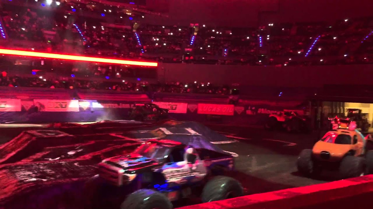 Monster Jam Arena Ciudad de México 2015 - YouTube