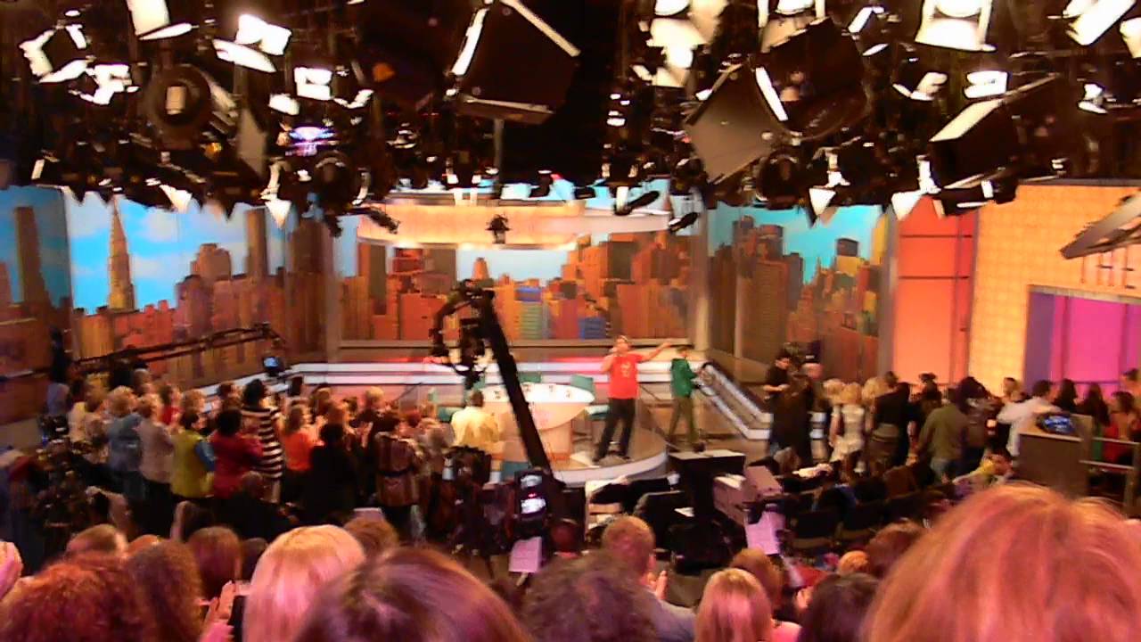 ABC's The View....audience warm up - YouTube