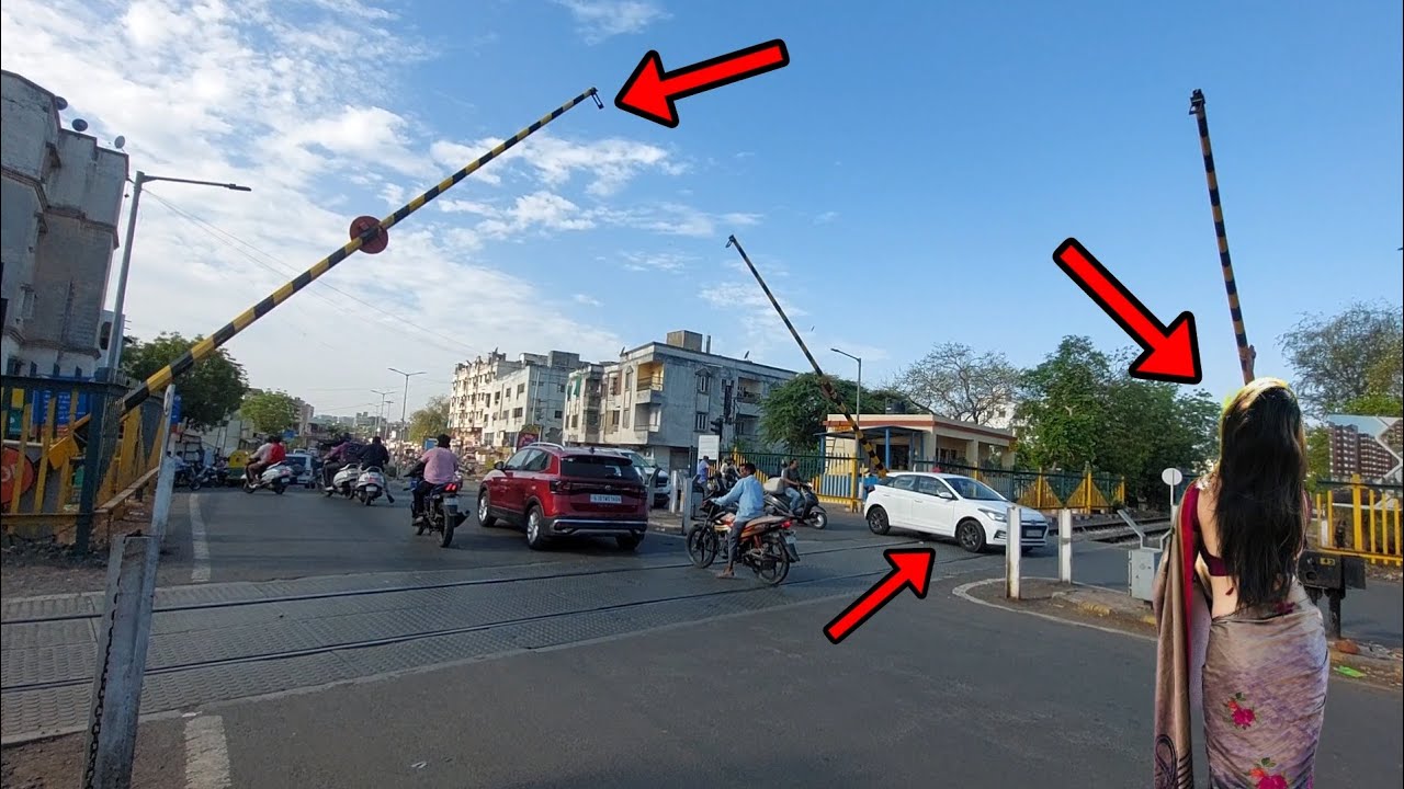 Lady vs Car Driver vs Railgate Extreme Situation Heavy Traffic Due to ...