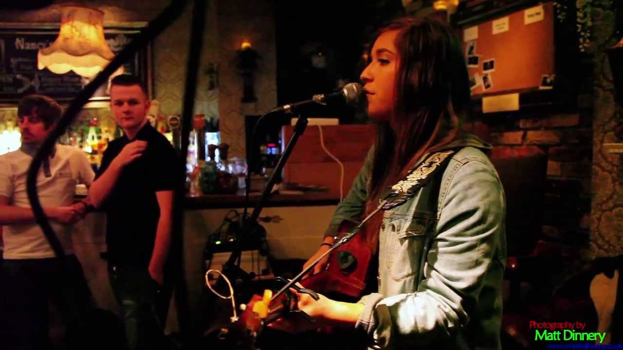 Molly Mackay - Dancing In The Dark (Bruce Springsteen cover) - YouTube