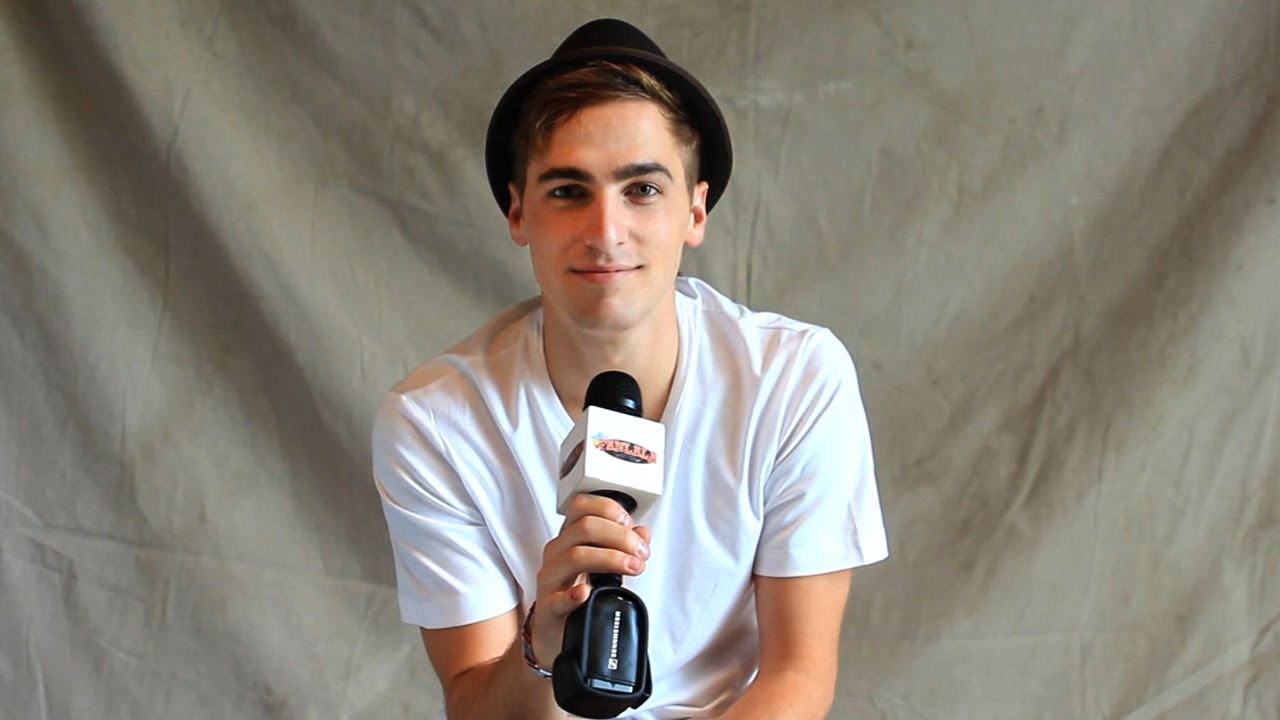 Big Time Rush Member Kendall Schmidt At Photo Shoot - YouTube