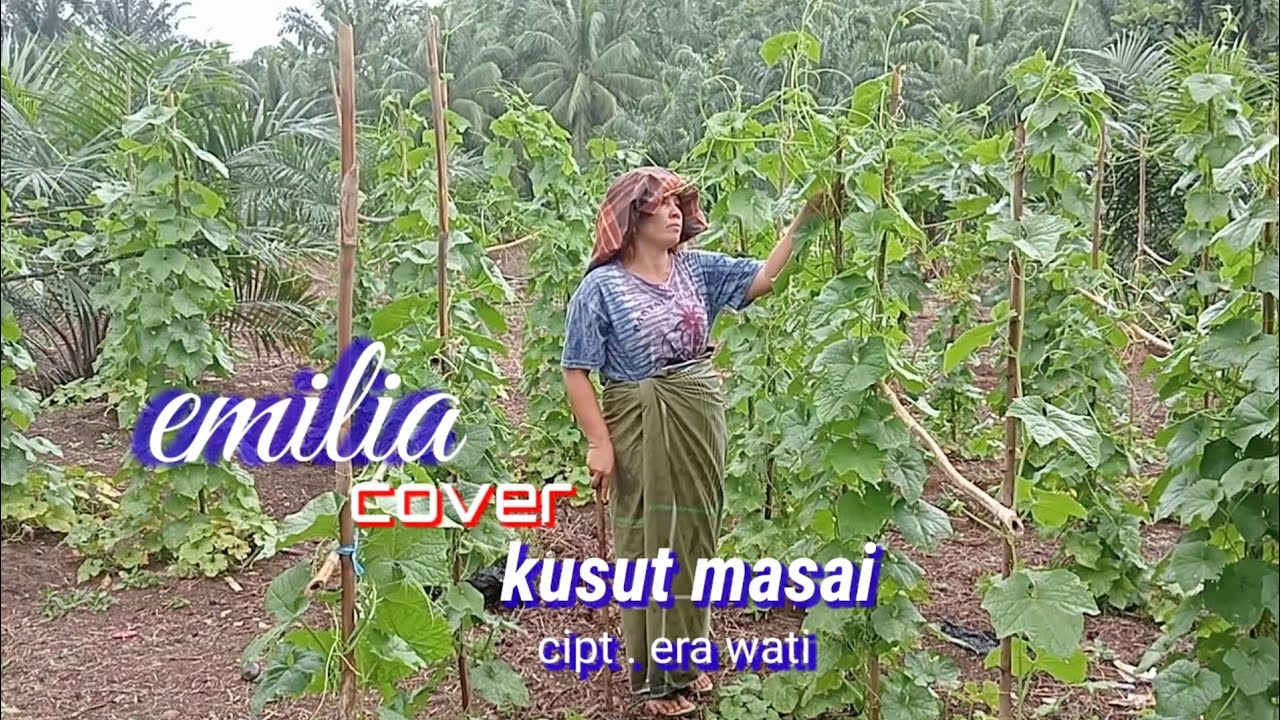 Kusut Masai || Cipt . Era Wati || Cover || BY . Emilia.@Mitra Studio Channel - YouTube