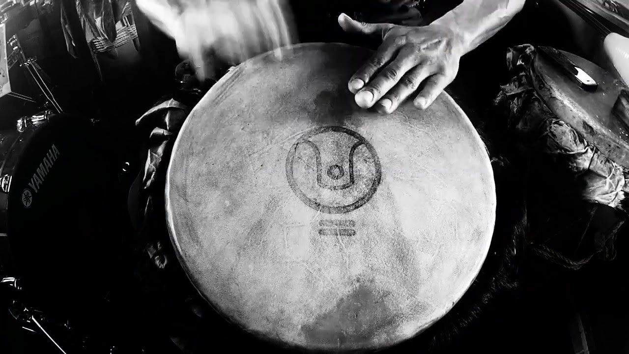 Tambor Alegre, Bullerengue Chalupia'o. - YouTube