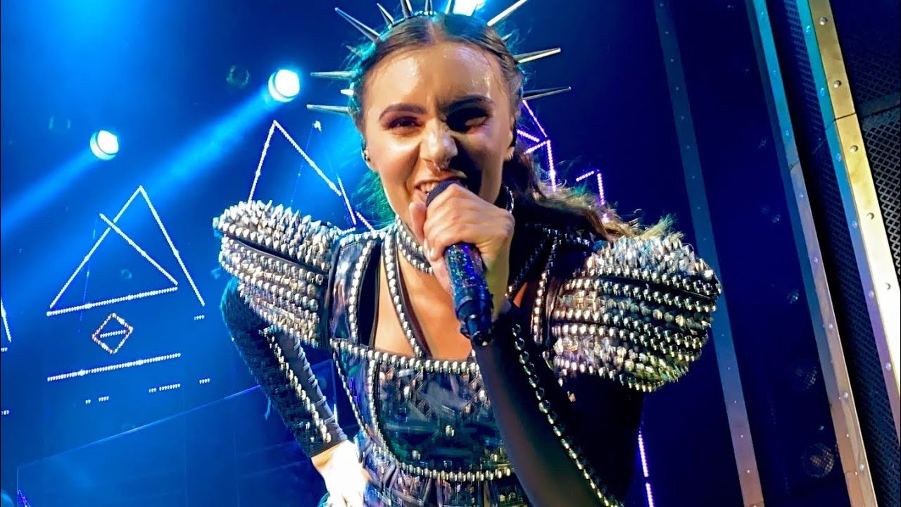 FRONT ROW MEGASIX | CJ Cleves and Collette Parr | 17/6/21 - YouTube