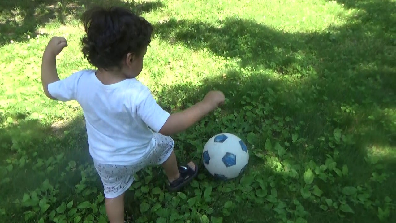 Baby playing soccer. - YouTube