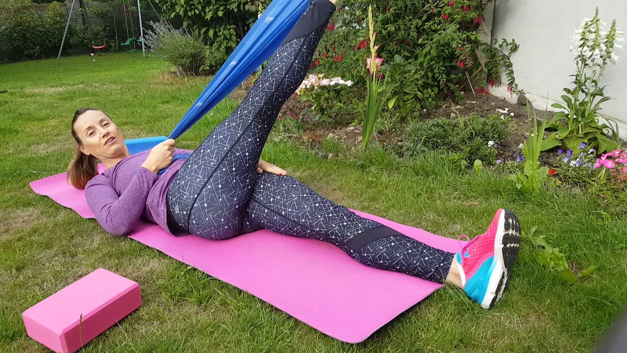 Hamstring stretch sequence - YouTube