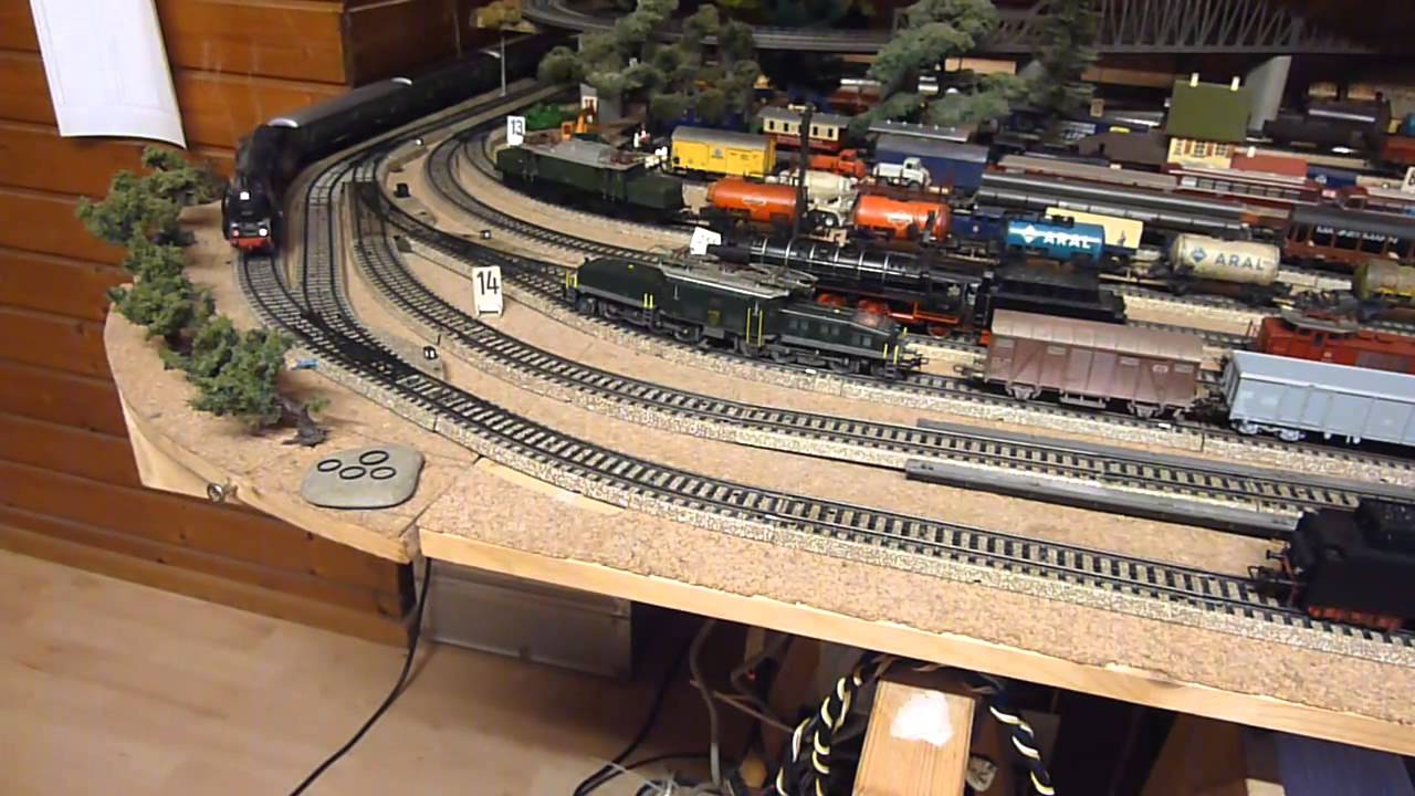 Märklin BR 01 (3048) in Doppeltraktion. - YouTube