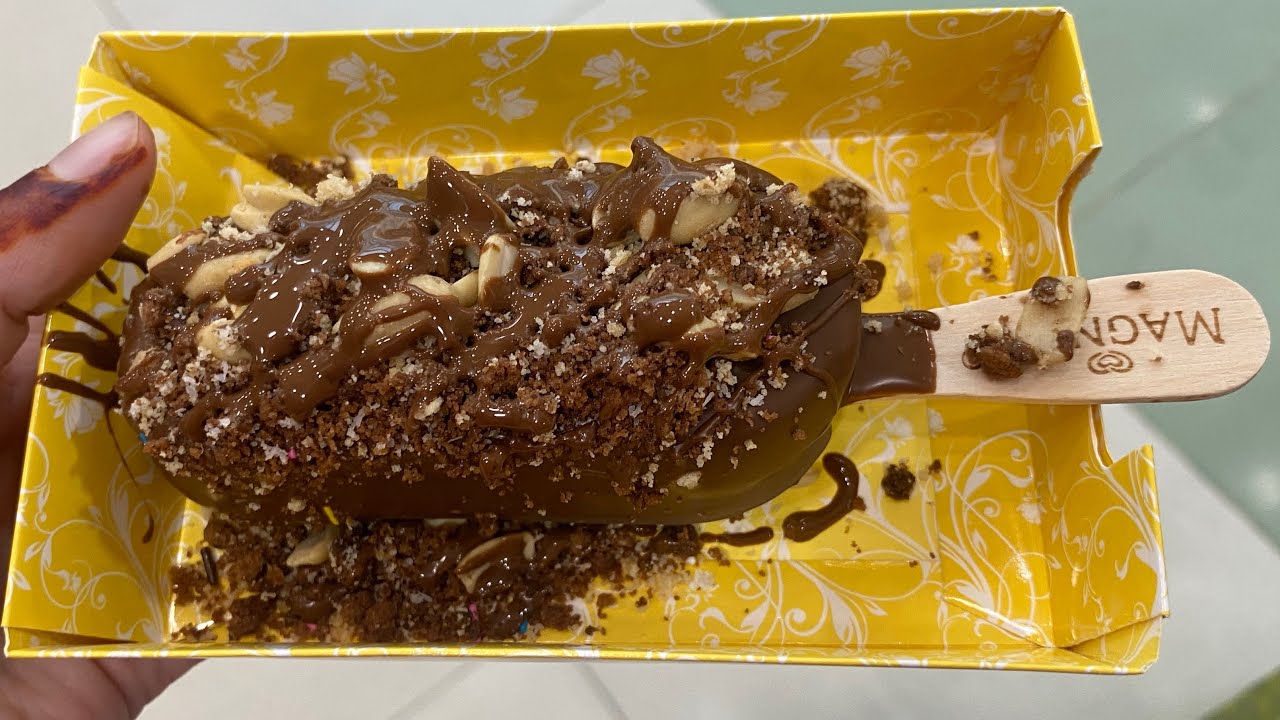 How they make MAGNUM with toppings in factory outlet of magnum at ...