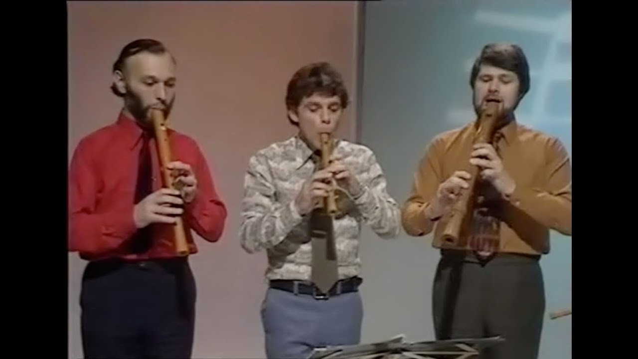 David Munrow 'Ancestral Voices' 'Tower Hill' on recorders - YouTube