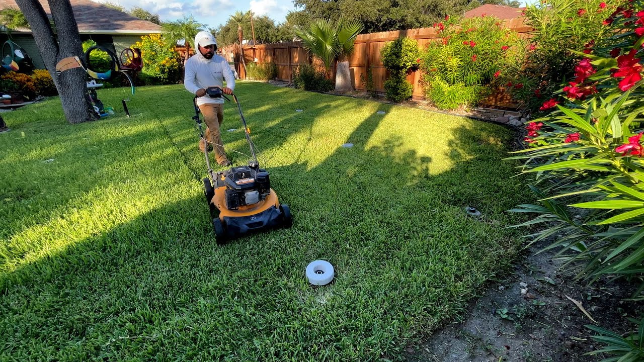 The MOST SATISFYING LAWN CUT You’ll See TODAY | Watch This Yard Go From ...
