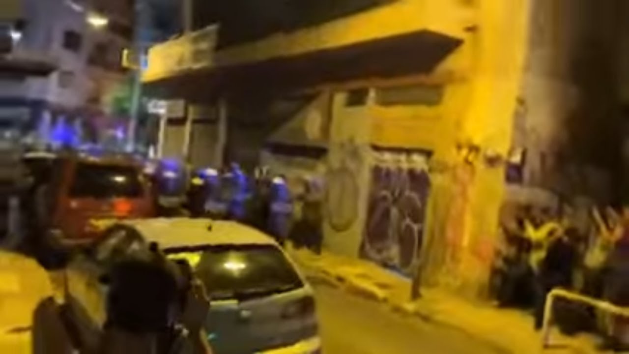 Κρότου λάμψης και χημικά στην πορεία διαμαρτυρίας για το μετρό | CNN ...