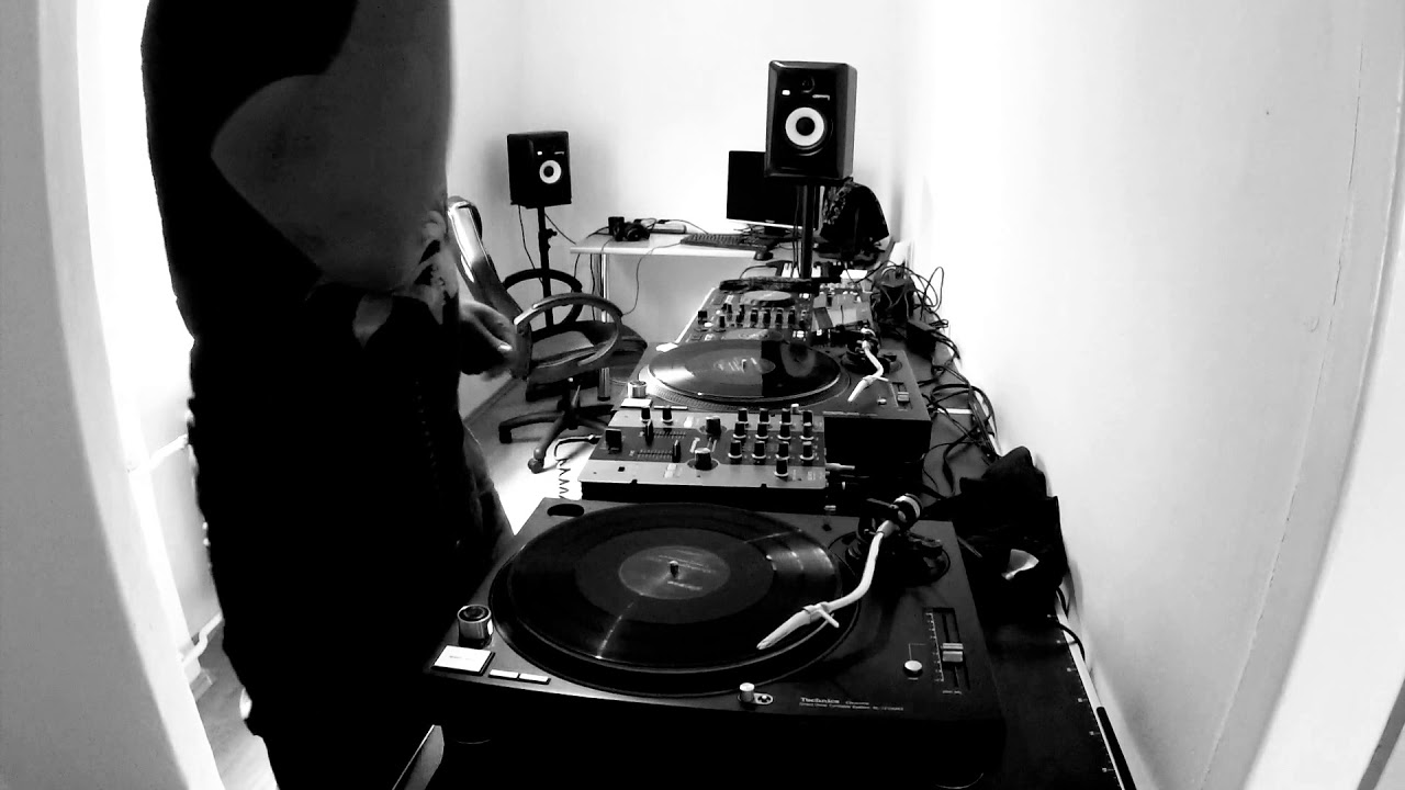 Cyclown - Vinyl Training at Home (dnb) - YouTube