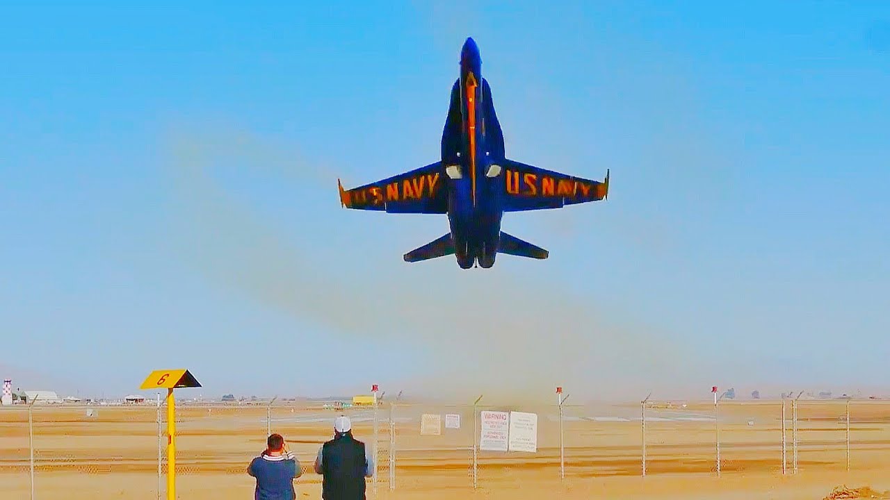 McDonnell Douglas F/A-18 Super Hornet Fighter Jet Does An Almost ...