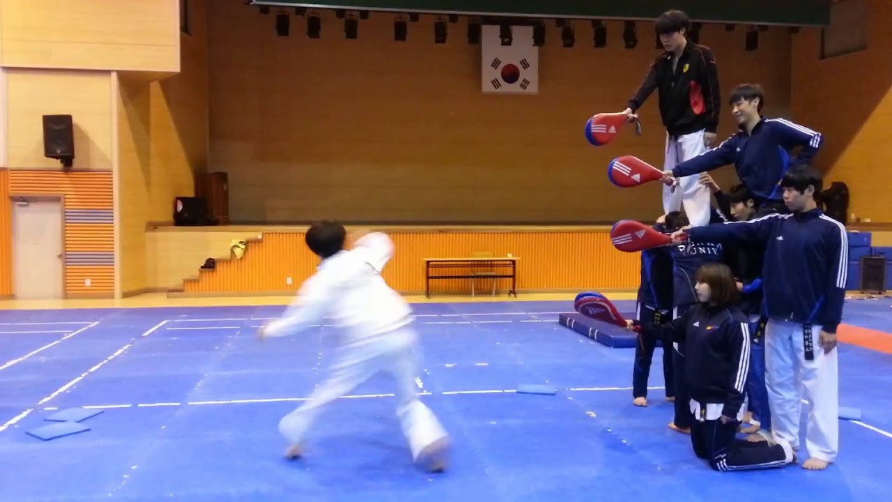 Epic Kick In Slow Motion (태권도 발차기) - YouTube