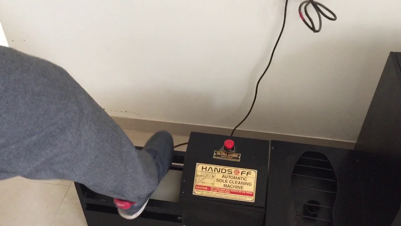 Shoe sole cleaning machine with vacuum cleaners - YouTube
