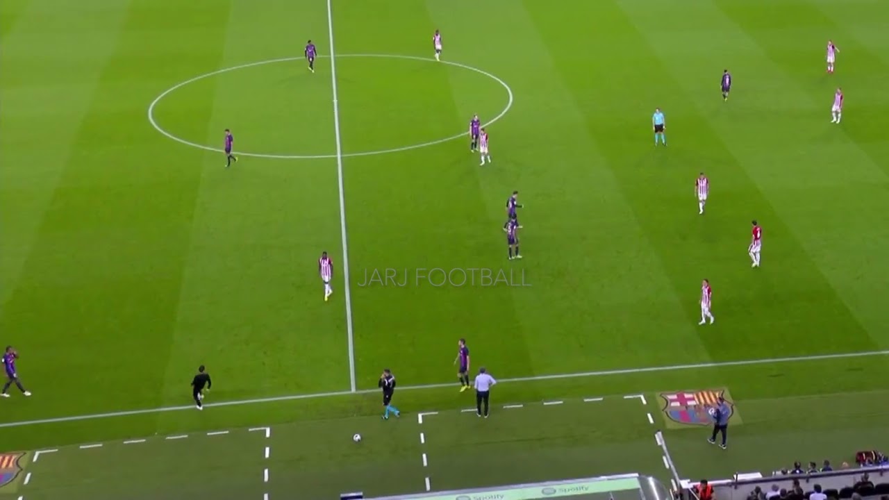 Xavi ball control is still world class 😍 - YouTube