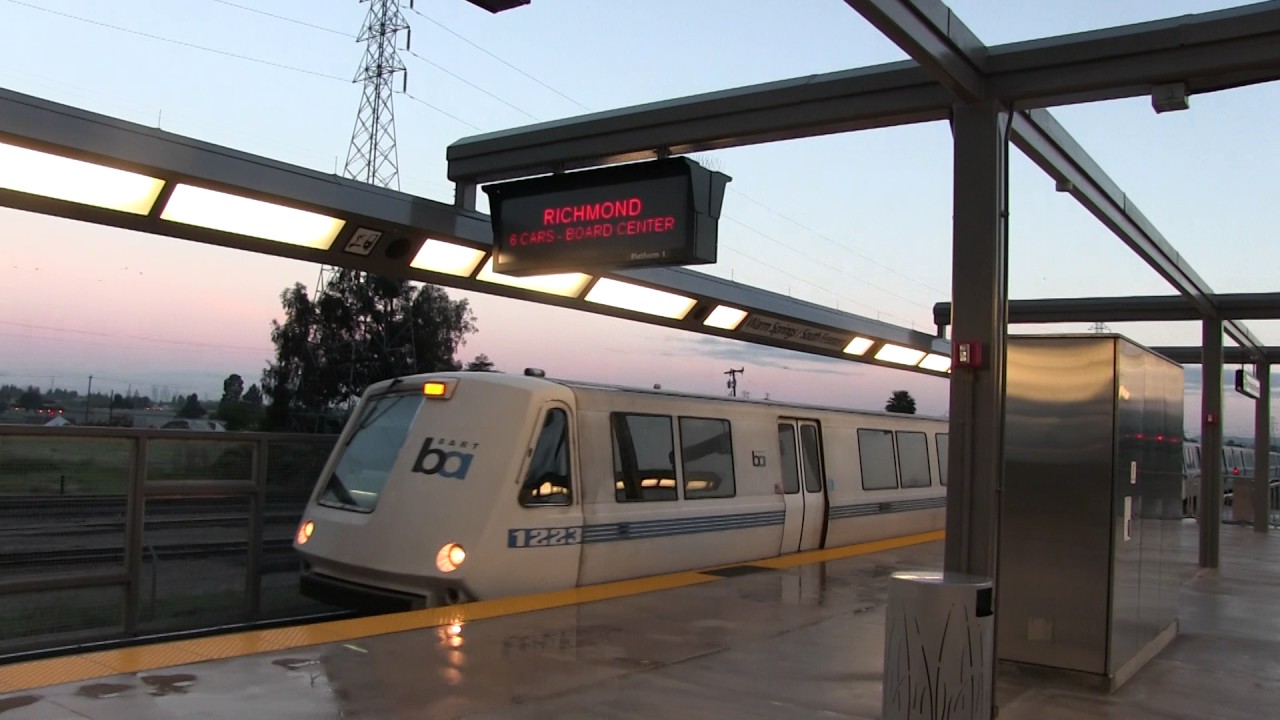 Bart Train - A Car Rohr #1223 Richmond Orange Line Arriving into Warm ...