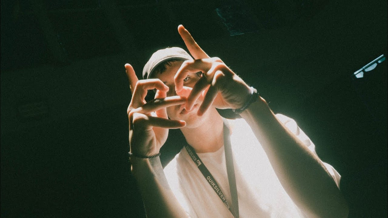 AYZY - Robaste mi atención (Videoclip Oficial) - YouTube