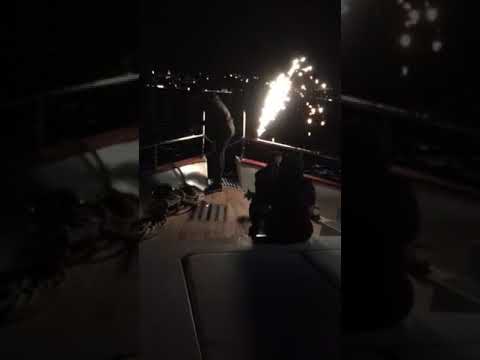 Boğaz köprüsünde teknede müthiş evlenme teklifi