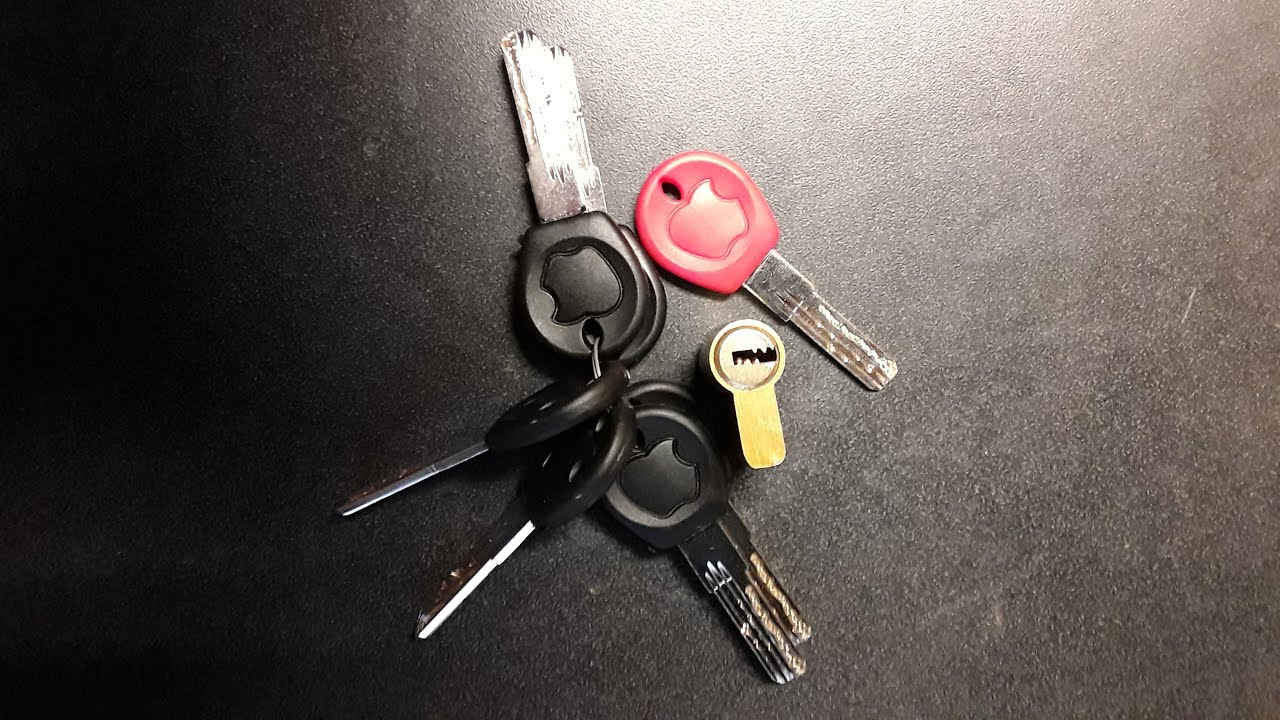 10 Pin Chinese Dimple Lock Hybrid Picked Open - YouTube