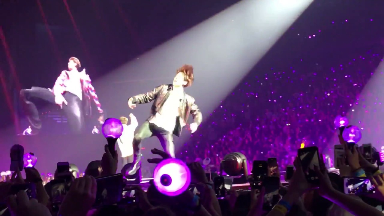 BTS - Silver Spoon/Baepsae (Full Performance) - Love Yourself Tour in ...