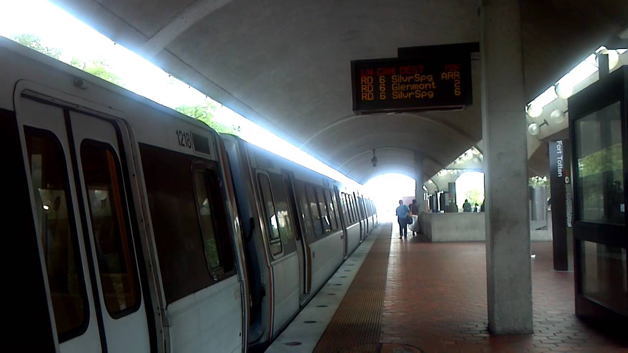 WMATA Metrorail Red Line Silver Spring Bound 1976 Rohr 1000 Series ...