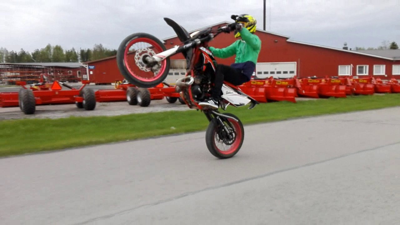 Beta RR 50CC Wheelie & Fun - YouTube