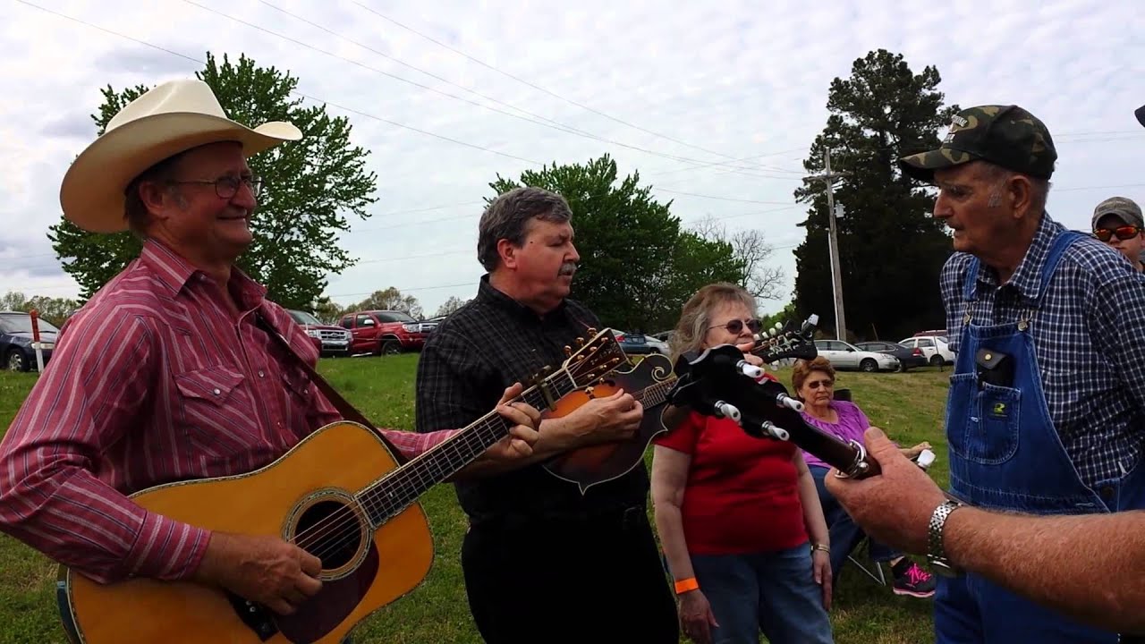 Holladay, Tennessee Bluegrass Festival - YouTube