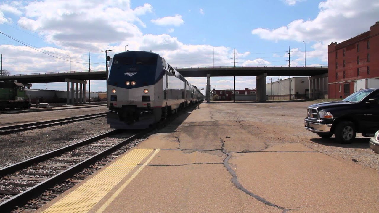Wrecked Amtrak #4 (Southwest Chief) Movement Topeka, Kansas 3-20-2016 ...