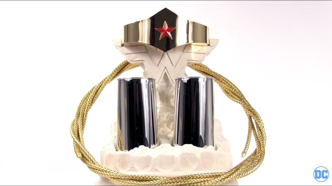 Unboxing DC Gallery Wonder Woman Props - YouTube