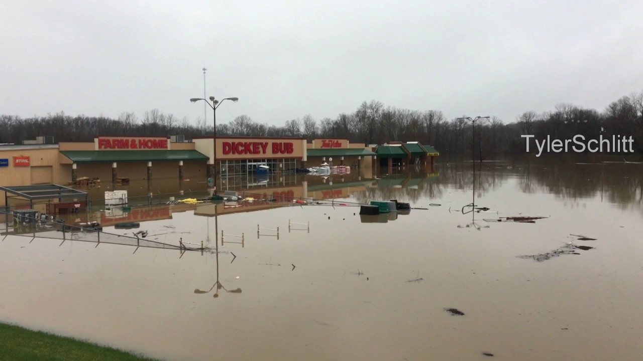 Flooding at Dicky Bubs (Union MO) - YouTube