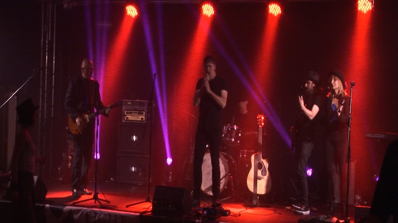 Vince Barnes Free from Gravitiy comcert for the homeless - YouTube