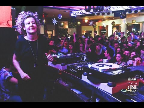 tINI dj set @ HUND MUSIC Vicenza 20.12.2014 [video2] - YouTube