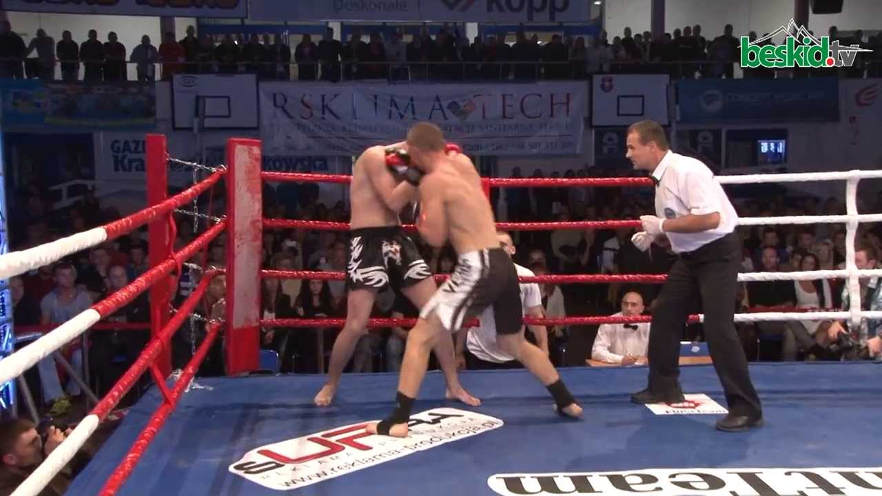 Piotr Machowski vs Krzysztof Hornik / Battle of Warriors - YouTube