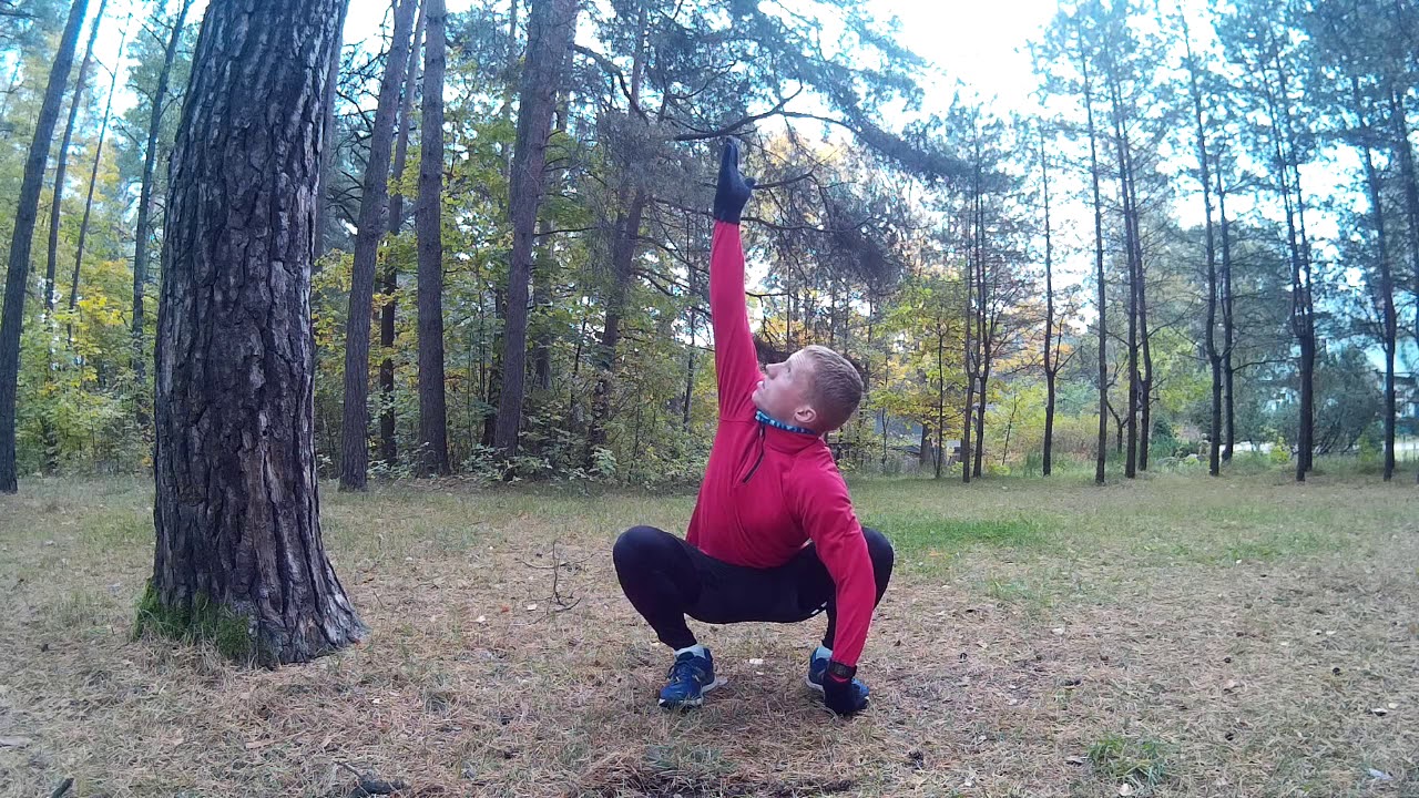 Toes touch deep squat with upper body rotation - YouTube